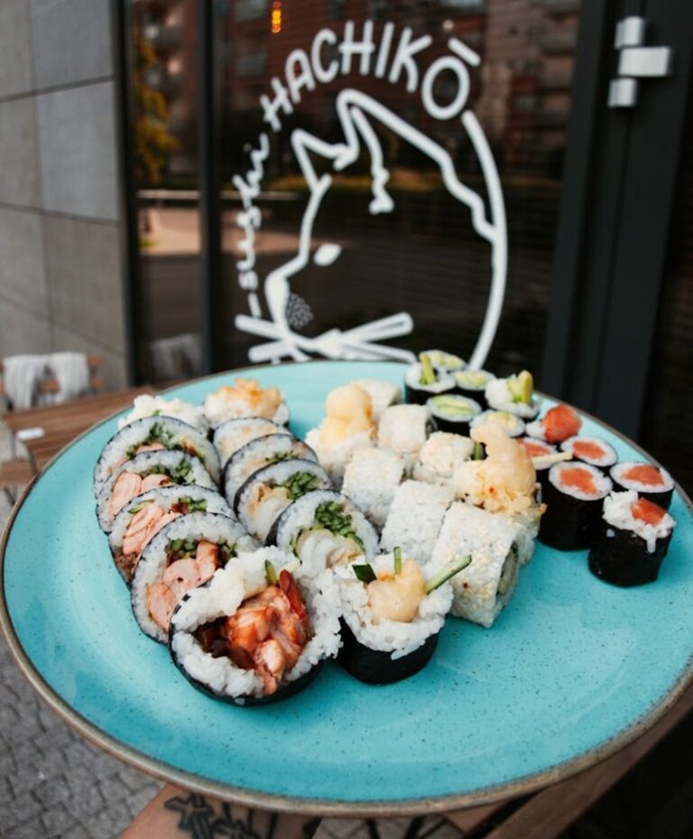 12 Najlepszych Miejsc z Sushi w Warszawie (2026)